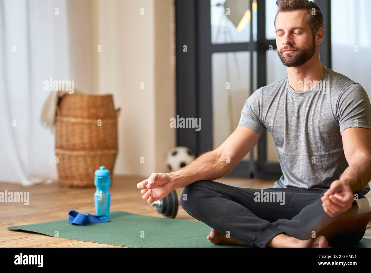 Man meditation training hi-res stock photography and images - Alamy