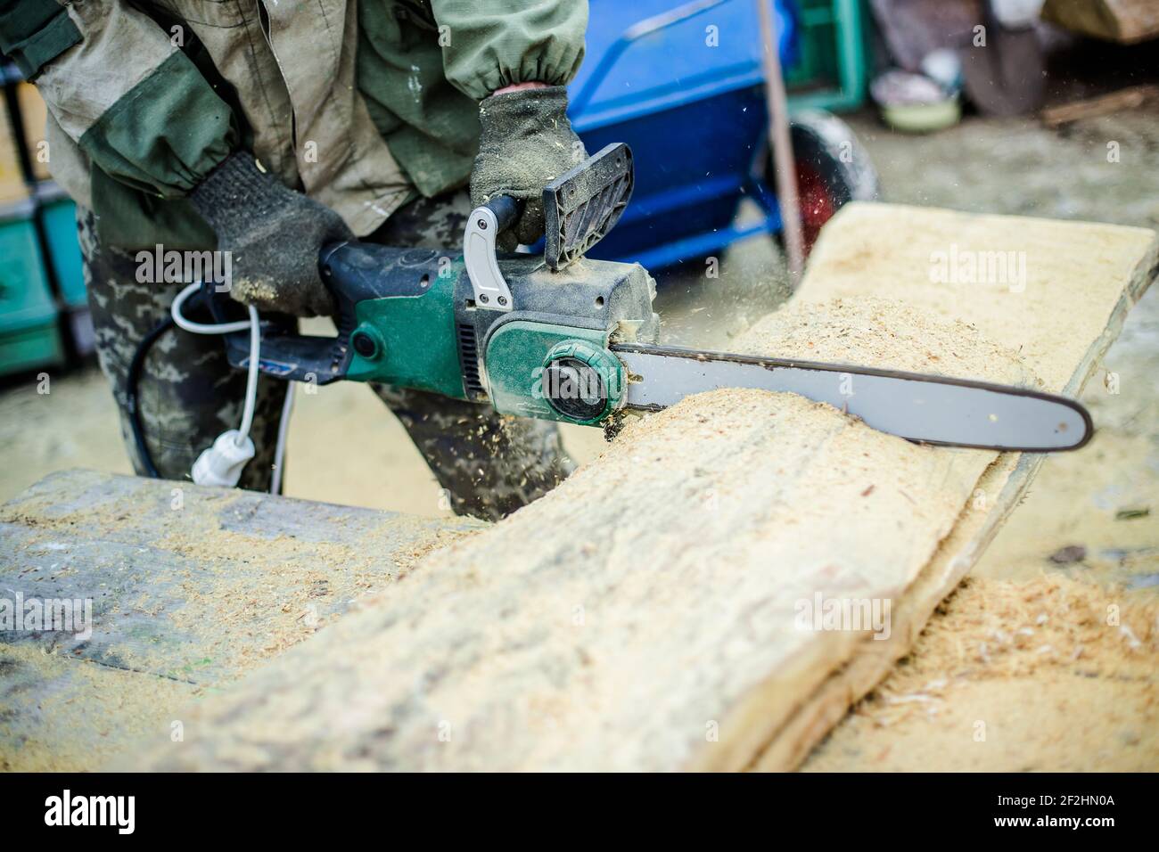 Log saws hi-res stock photography and images - Alamy