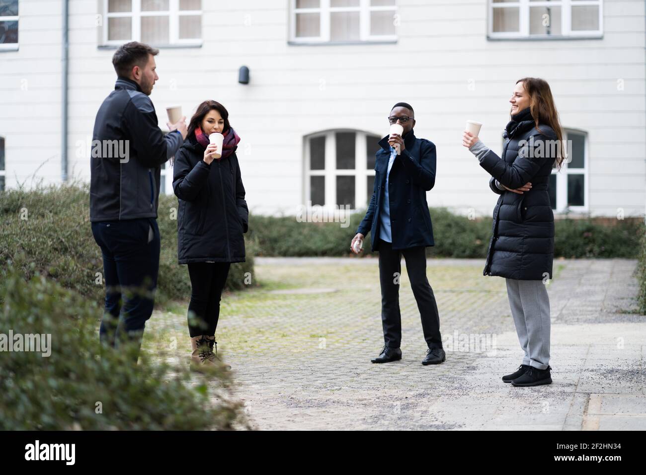 Measure the outside distance hi-res stock photography and images - Alamy