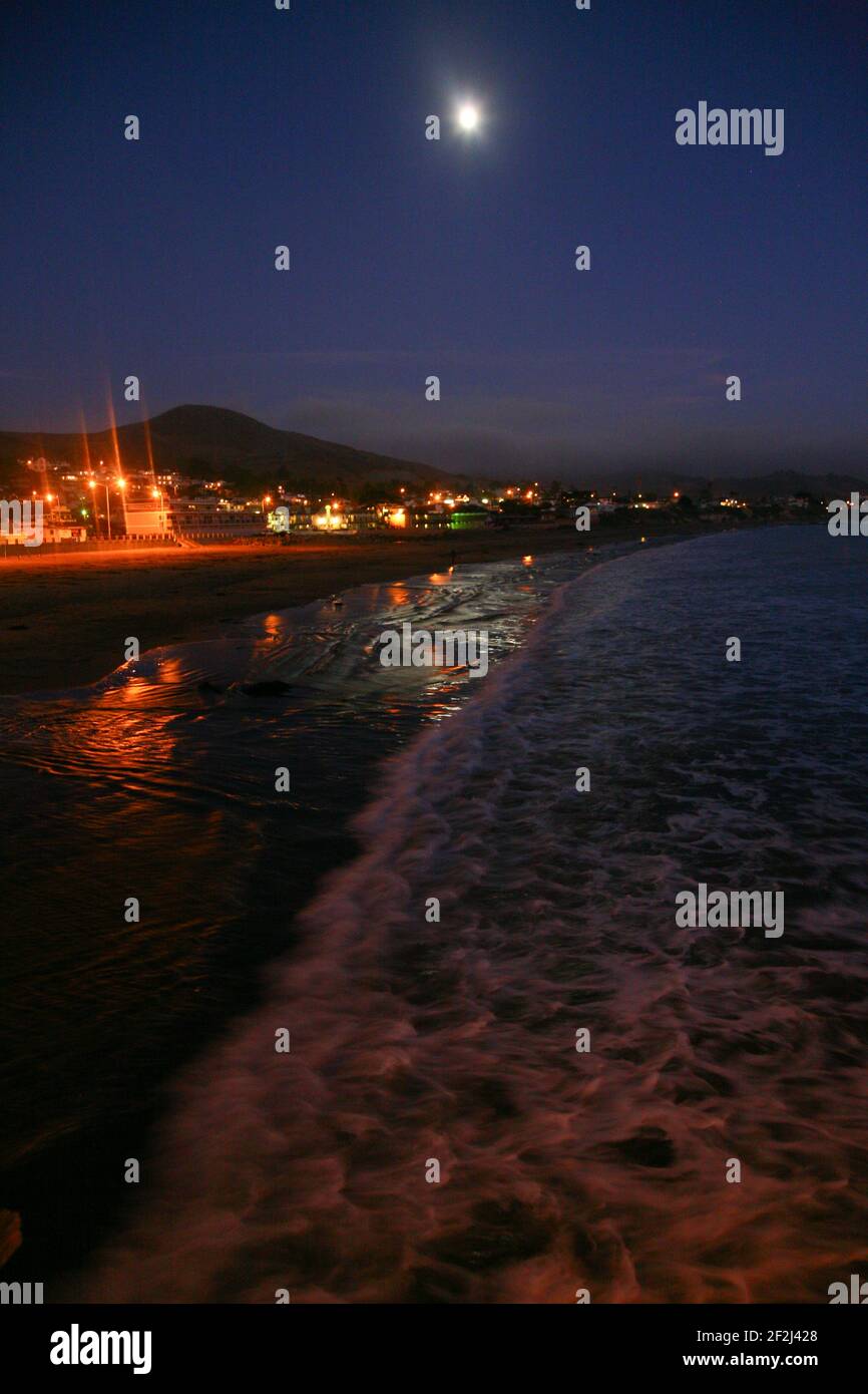 Night and full moon view of the beach of cayucos city Stock Photo - Alamy