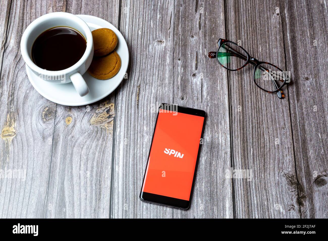 Spin electric scooters app hi-res stock photography and images - Alamy