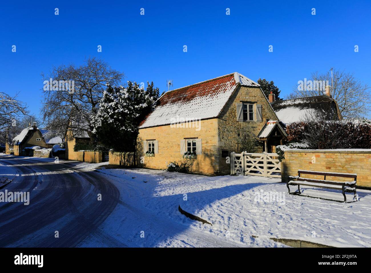 English Village Snow Scene High Resolution Stock Photography and Images ...