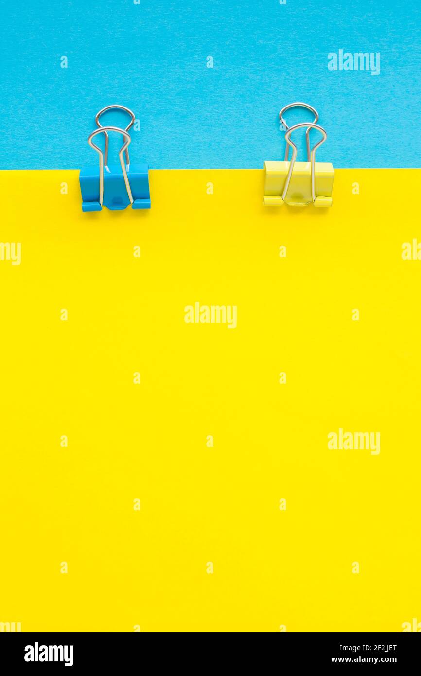 Colorful paper notes clips hi-res stock photography and images - Alamy