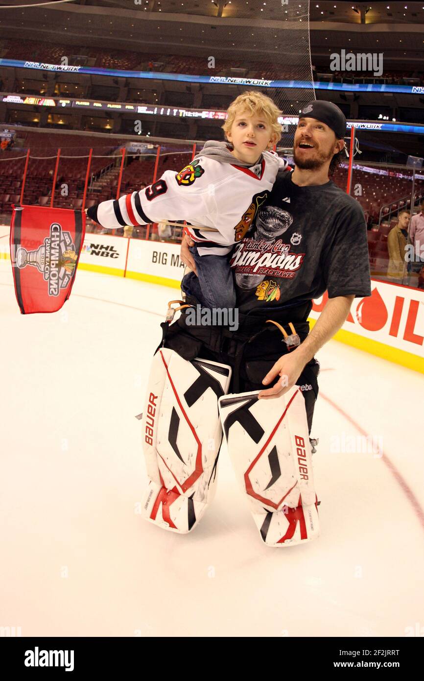 ICE HOCKEY - CRISTOBAL HUET / CHICAGO BLACHAWKS - CHICAGO (USA) - 09/06 ...