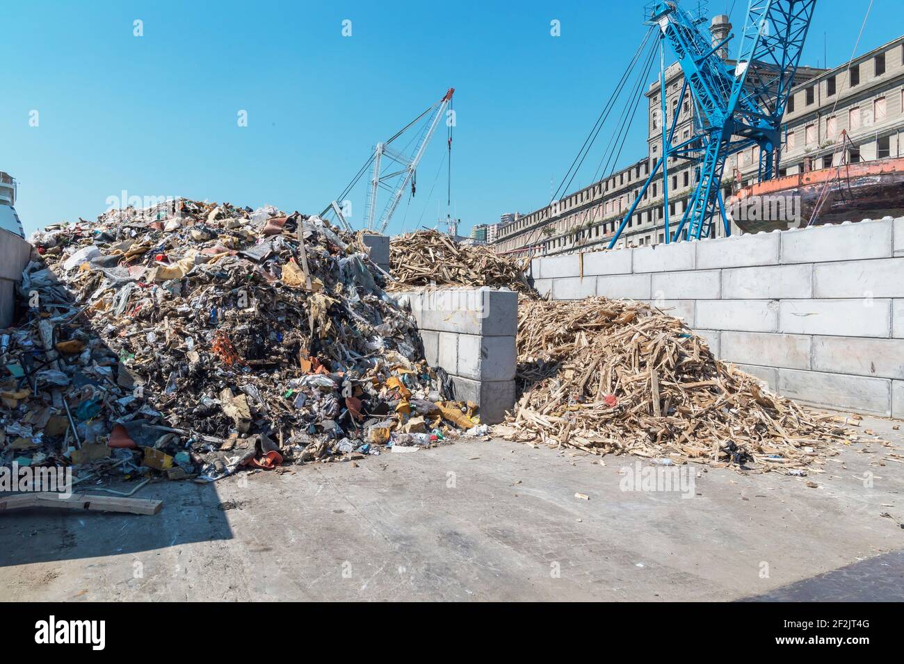 Waste collection centre hi-res stock photography and images - Alamy