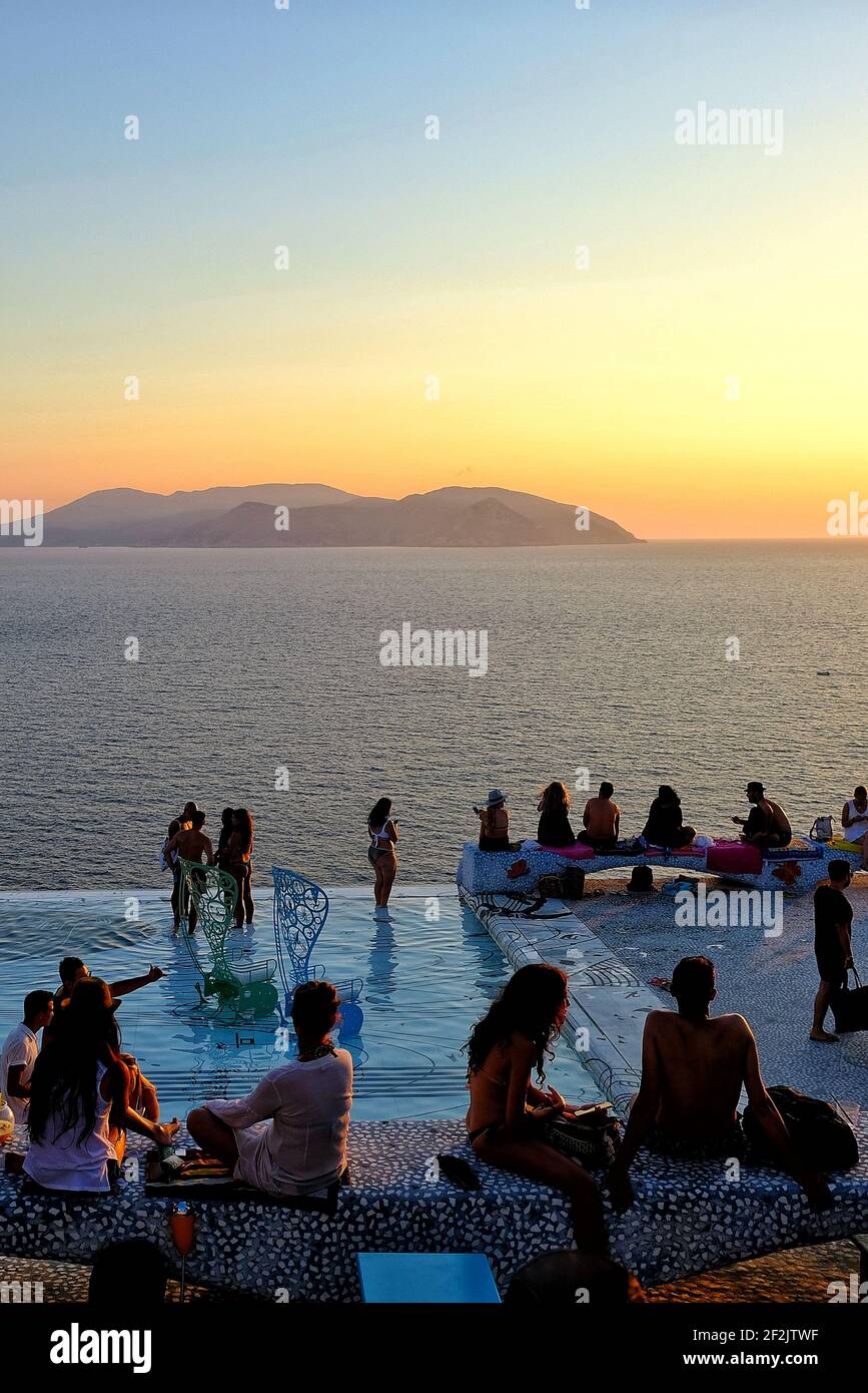 Pool party scene hi-res stock photography and images - Alamy