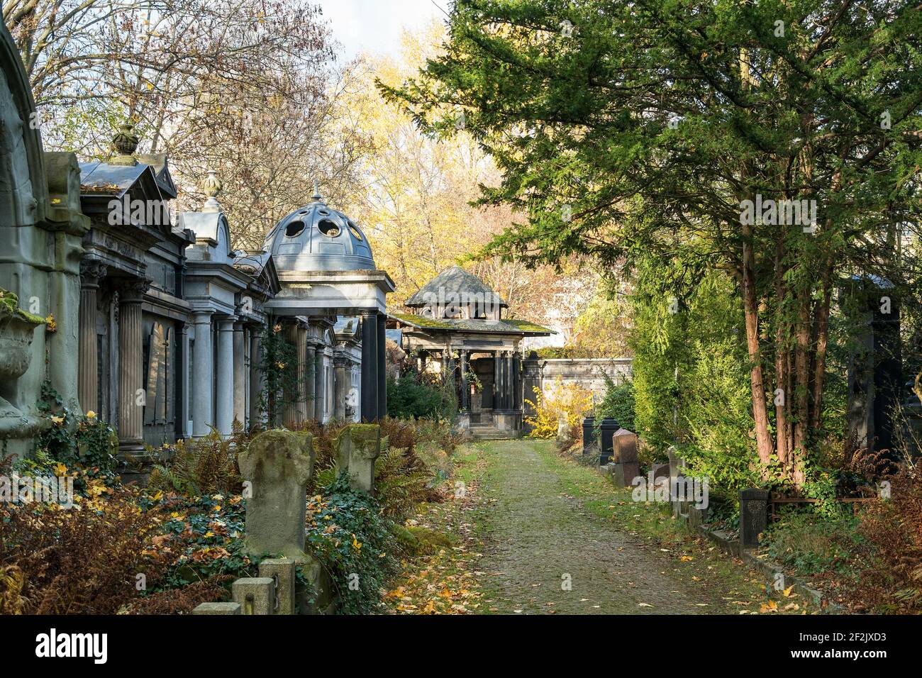 Berlin, Jewish cemetery Berlin Weissensee, north wall with Art Nouveau ...