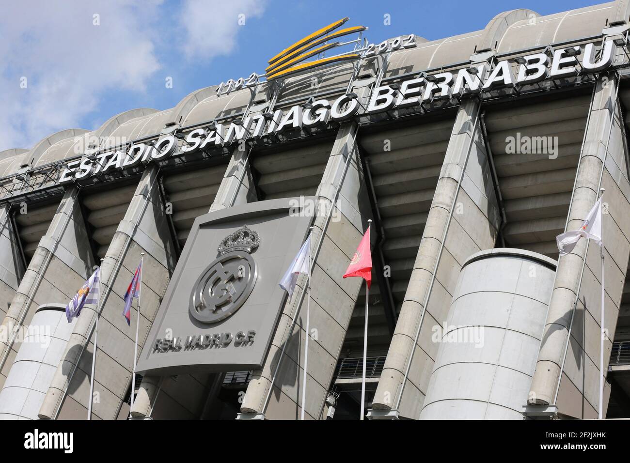 Real madrid logo bernabeu hi-res stock photography and images - Alamy