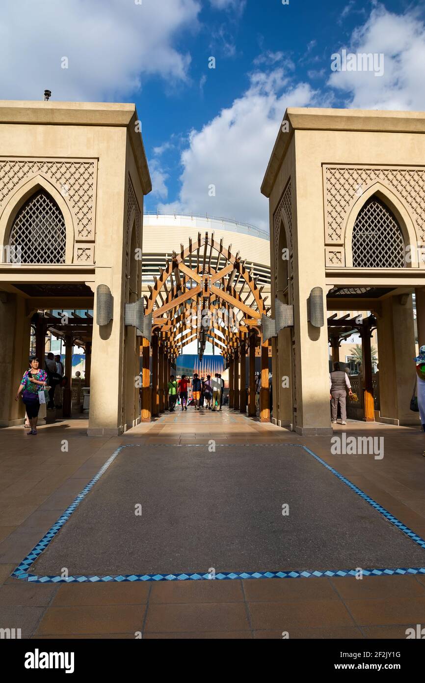 DUBAI, UNITED ARAB EMIRATES - DECEMBER 10, 2016: Bridge between Souk Al ...