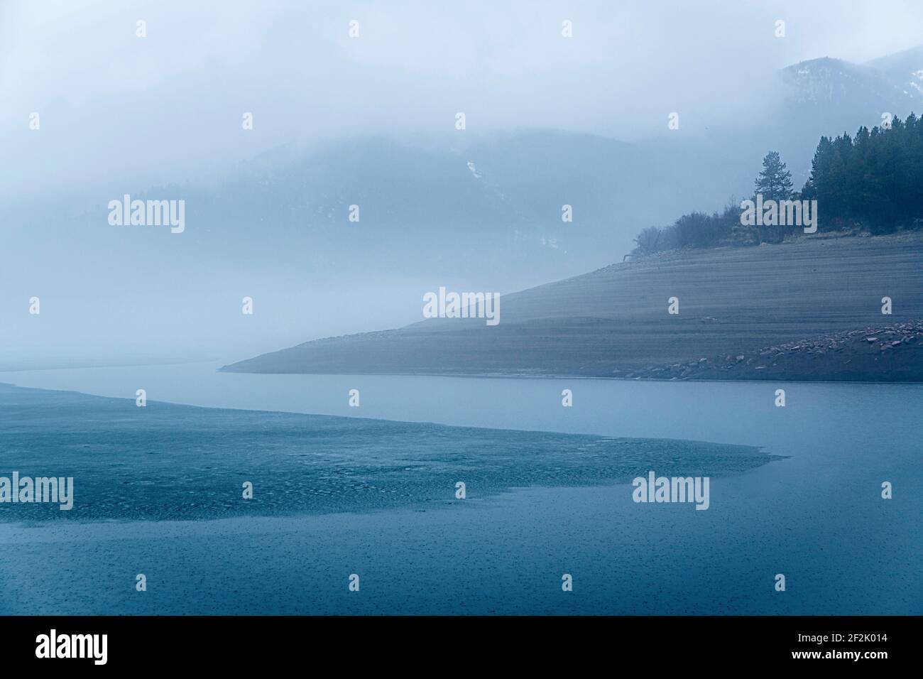 Coastal winter fog hi-res stock photography and images - Alamy