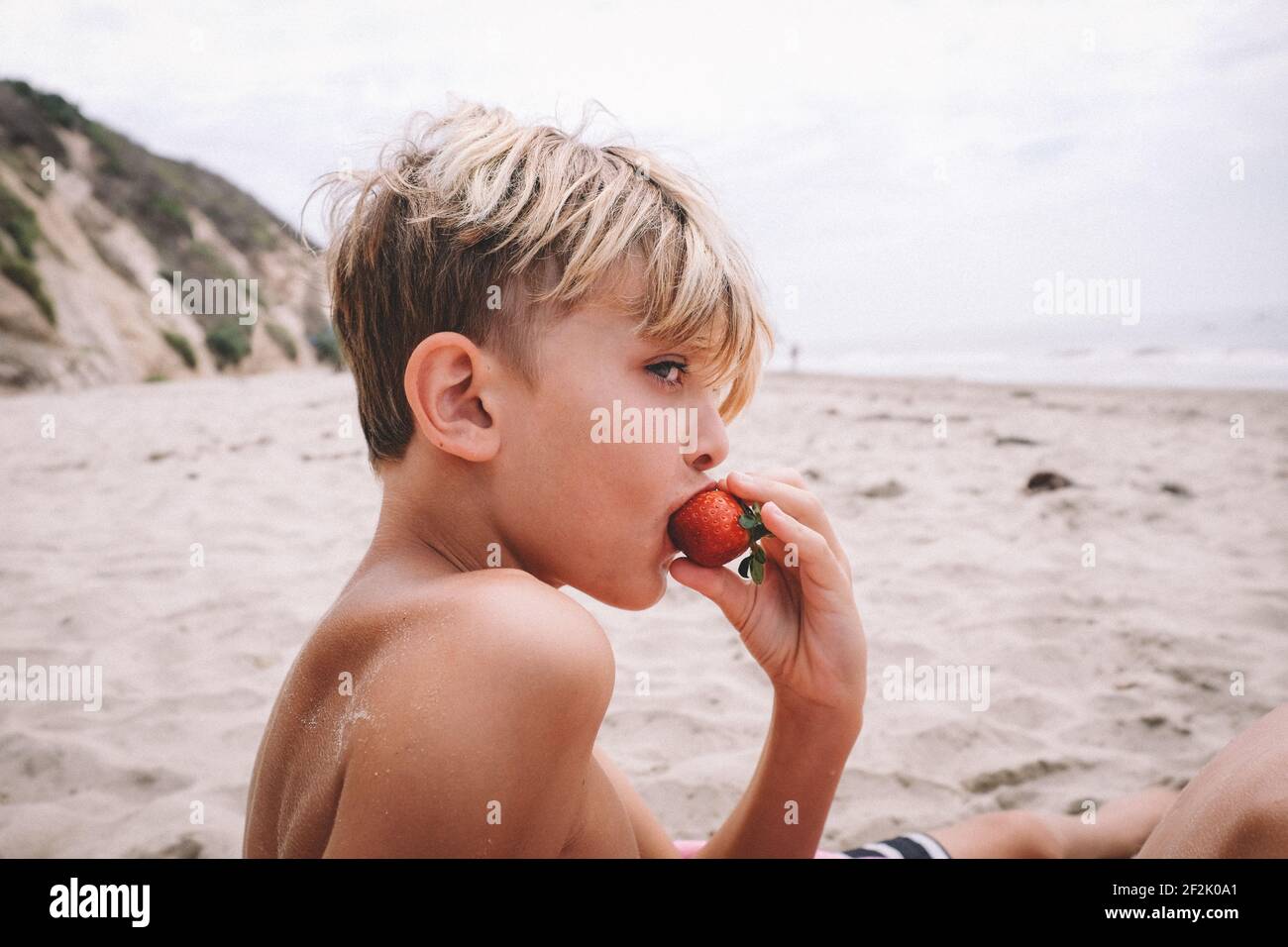 Strawberry blonde hair hi-res stock photography and images - Alamy