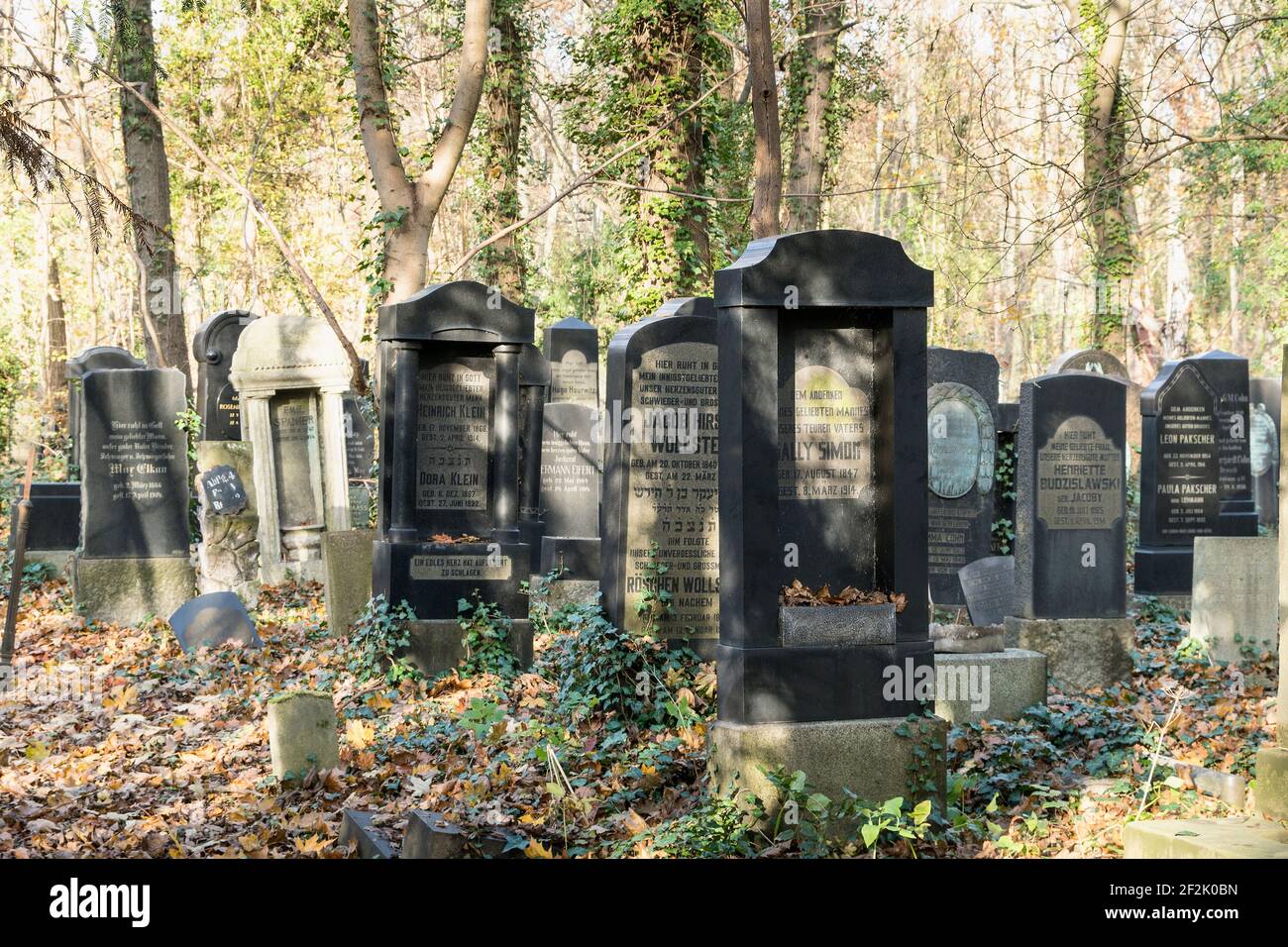 Berlin, Jewish cemetery Berlin Weissensee, largest preserved Jewish ...
