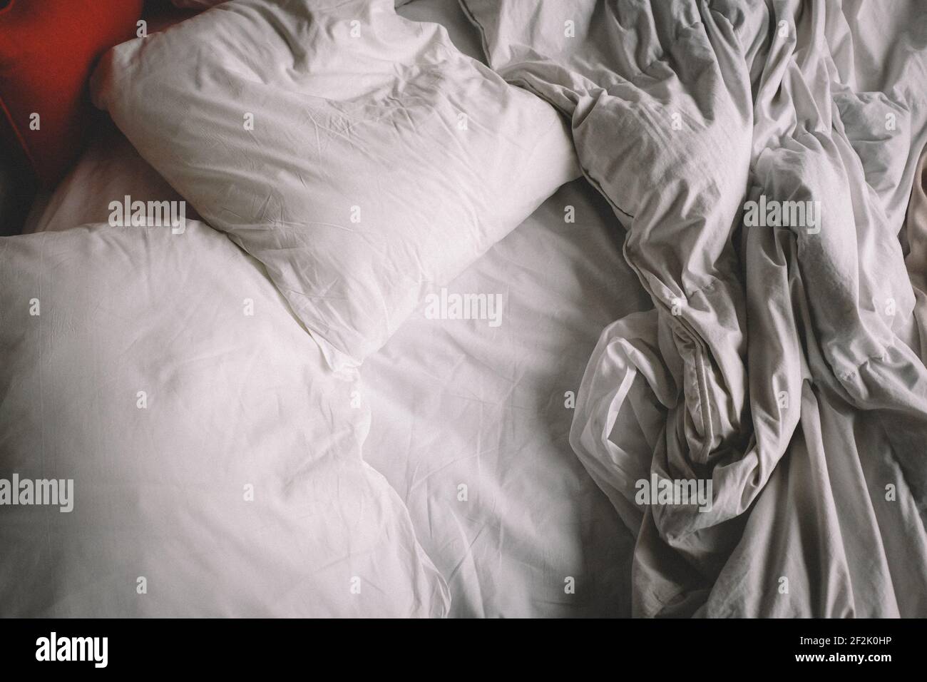 Detail of messy bed sheets Stock Photo - Alamy