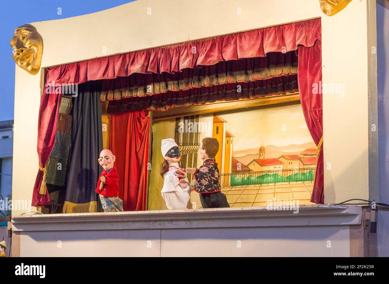 Marionette puppets hi-res stock photography and images - Alamy