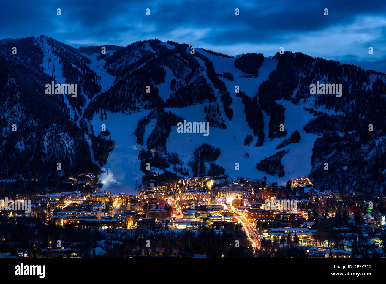 Aspen winter buildings hi-res stock photography and images - Alamy