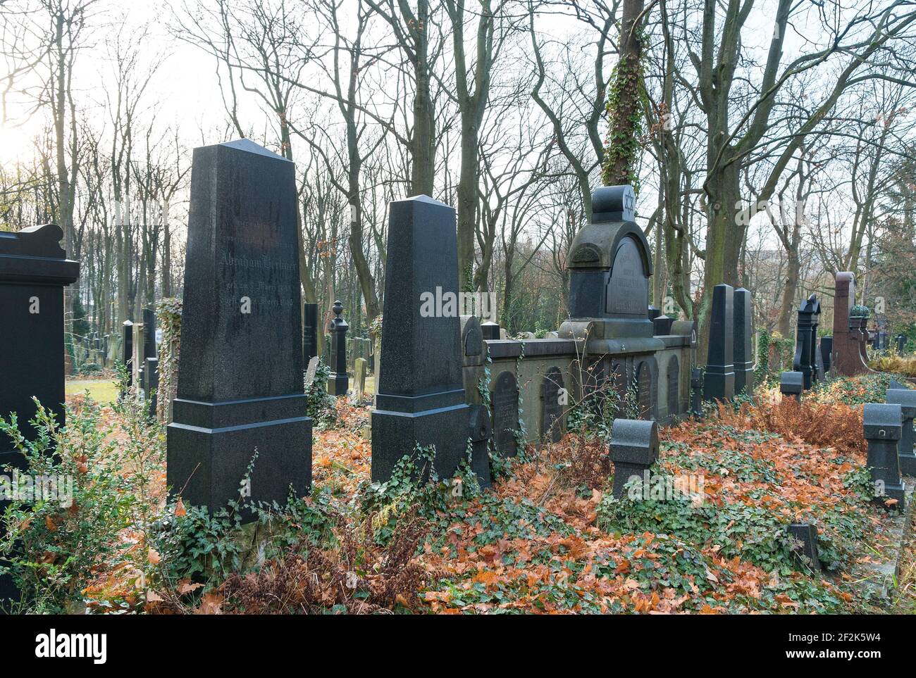 Berlin, Jewish cemetery Berlin Weissensee, largest preserved Jewish ...
