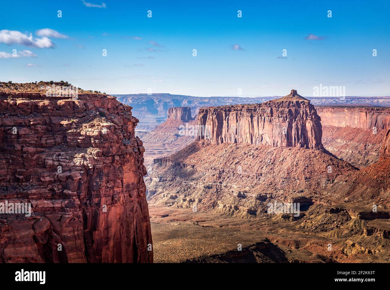 Holeman Spring Canyon Overlook in the Island in the sky National Park ...