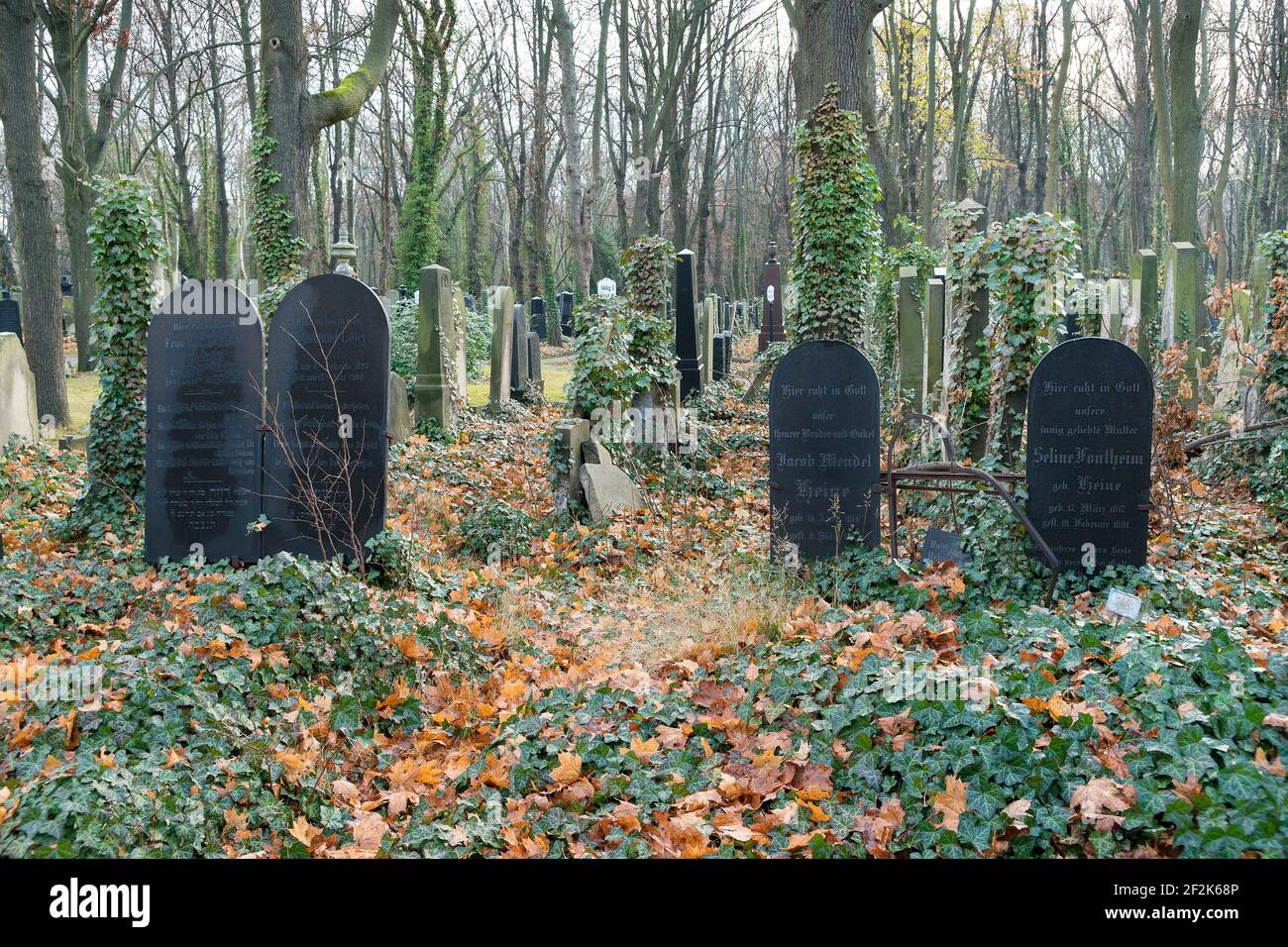 Berlin, Jewish cemetery Berlin Weissensee, largest preserved Jewish ...