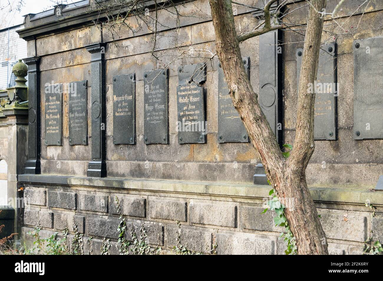 Berlin, Jewish cemetery Berlin Weissensee, largest preserved Jewish ...