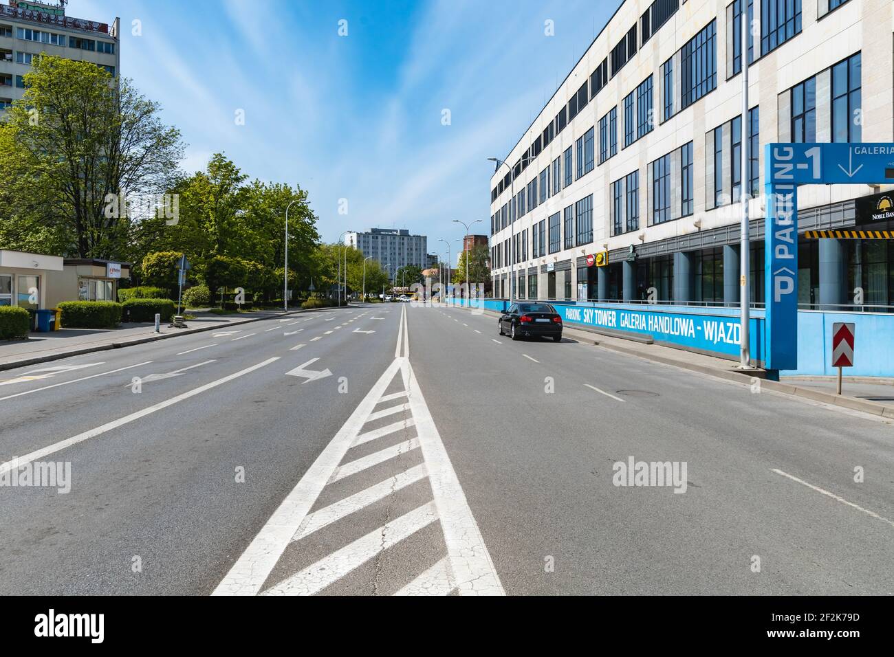 Two way road hi-res stock photography and images - Alamy