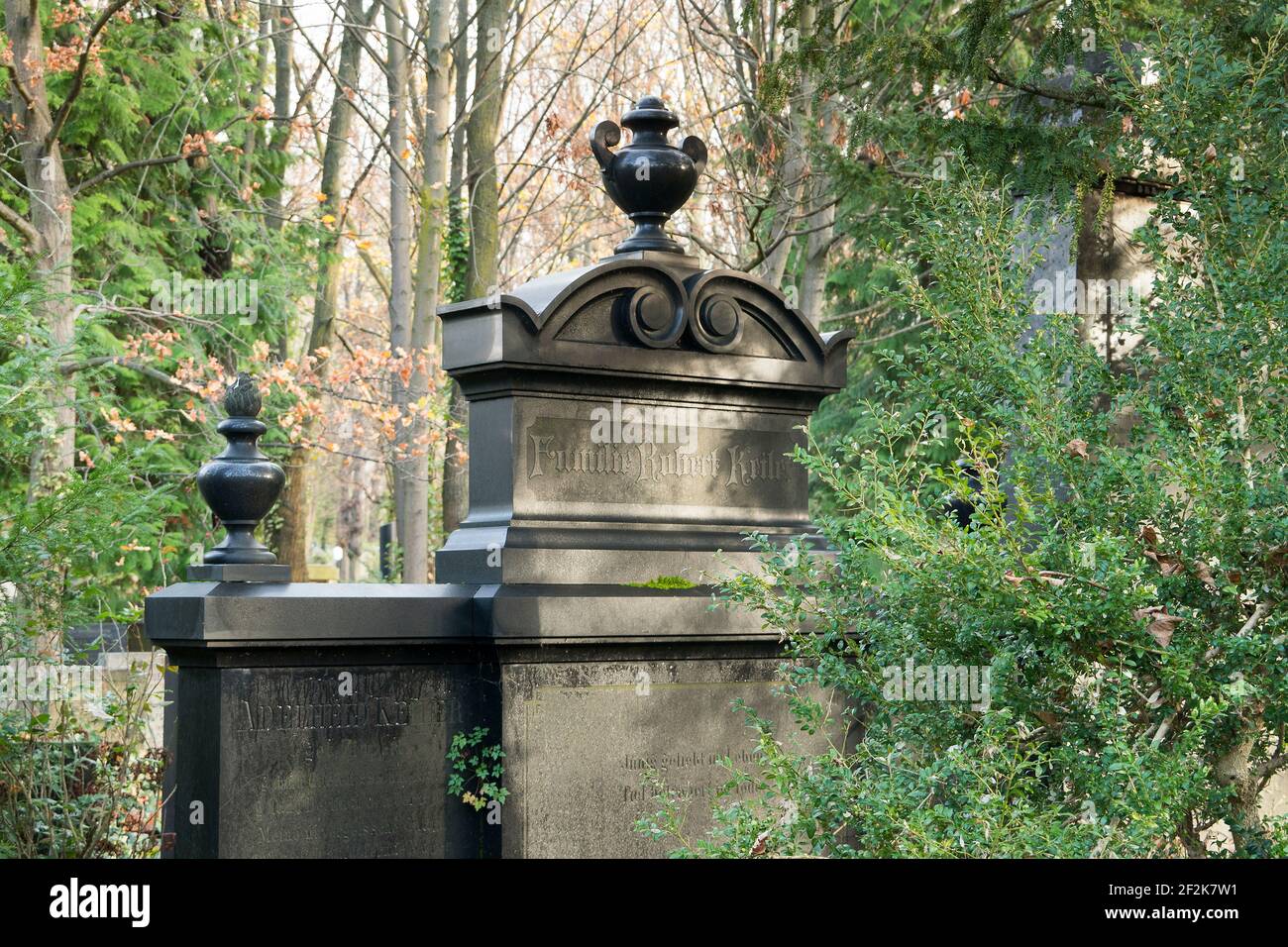 Berlin, Jewish cemetery Berlin Weissensee, largest preserved Jewish ...