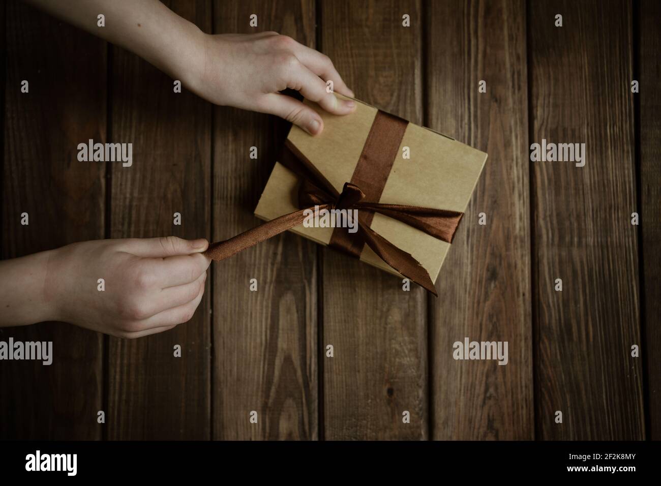 Untie bow hi-res stock photography and images - Alamy