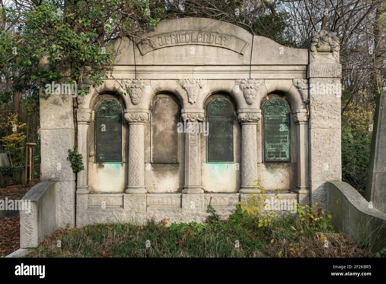Berlin, Jewish cemetery Berlin Weissensee, Art Nouveau grave complex ...