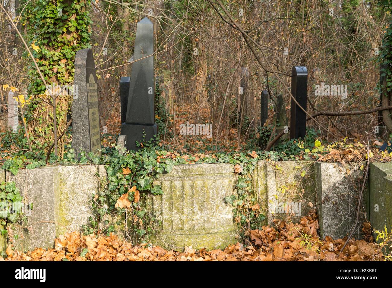 Berlin, Jewish cemetery Berlin Weissensee, largest preserved Jewish ...