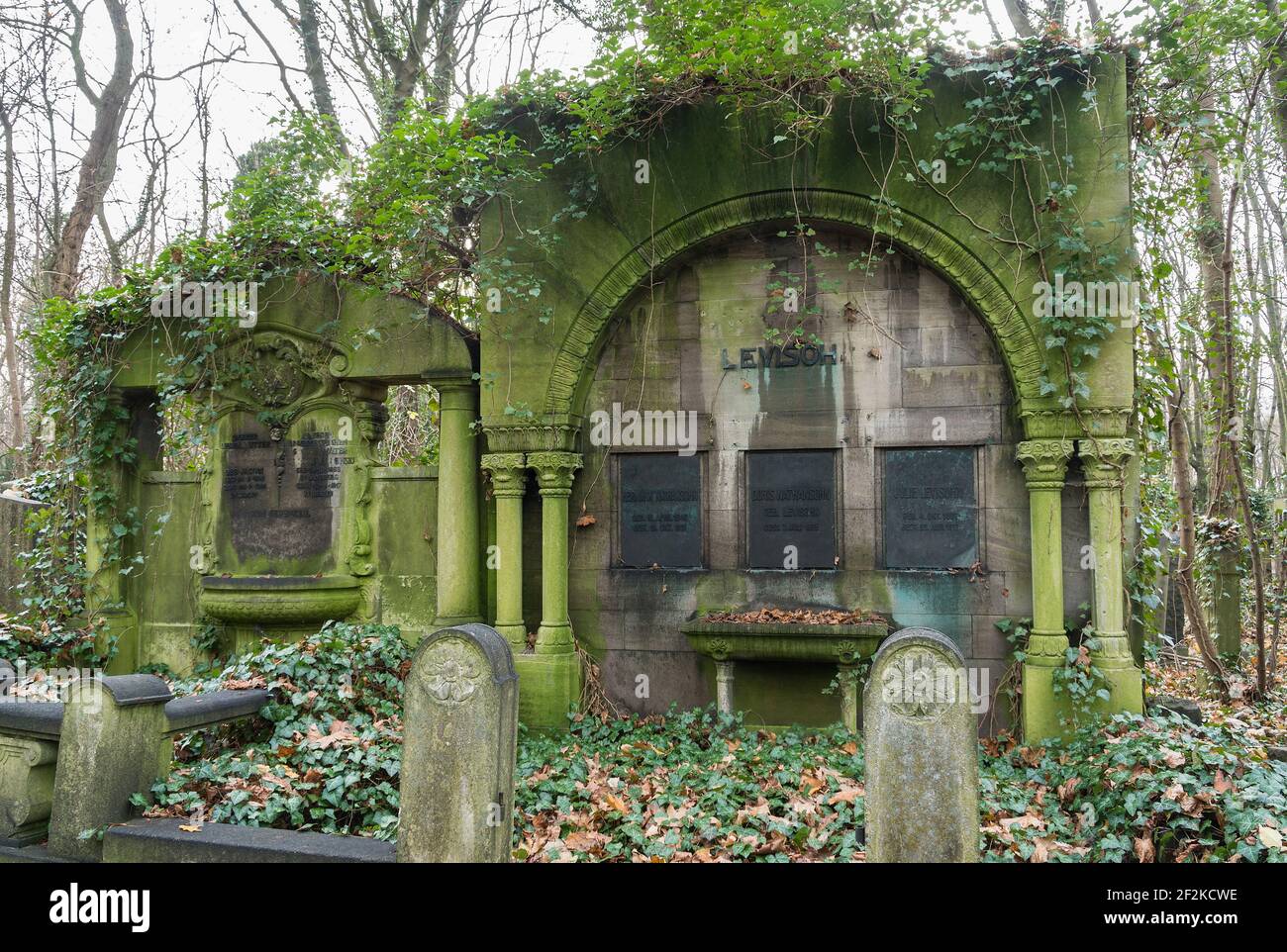 Berlin, Jewish cemetery Berlin Weissensee, representative grave complex ...