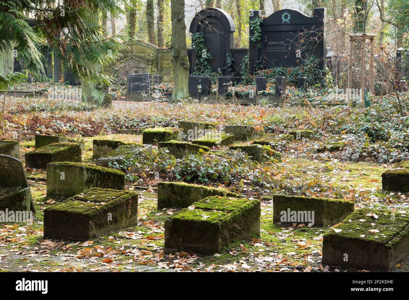 Berlin, Jewish cemetery Berlin Weissensee, largest preserved Jewish ...