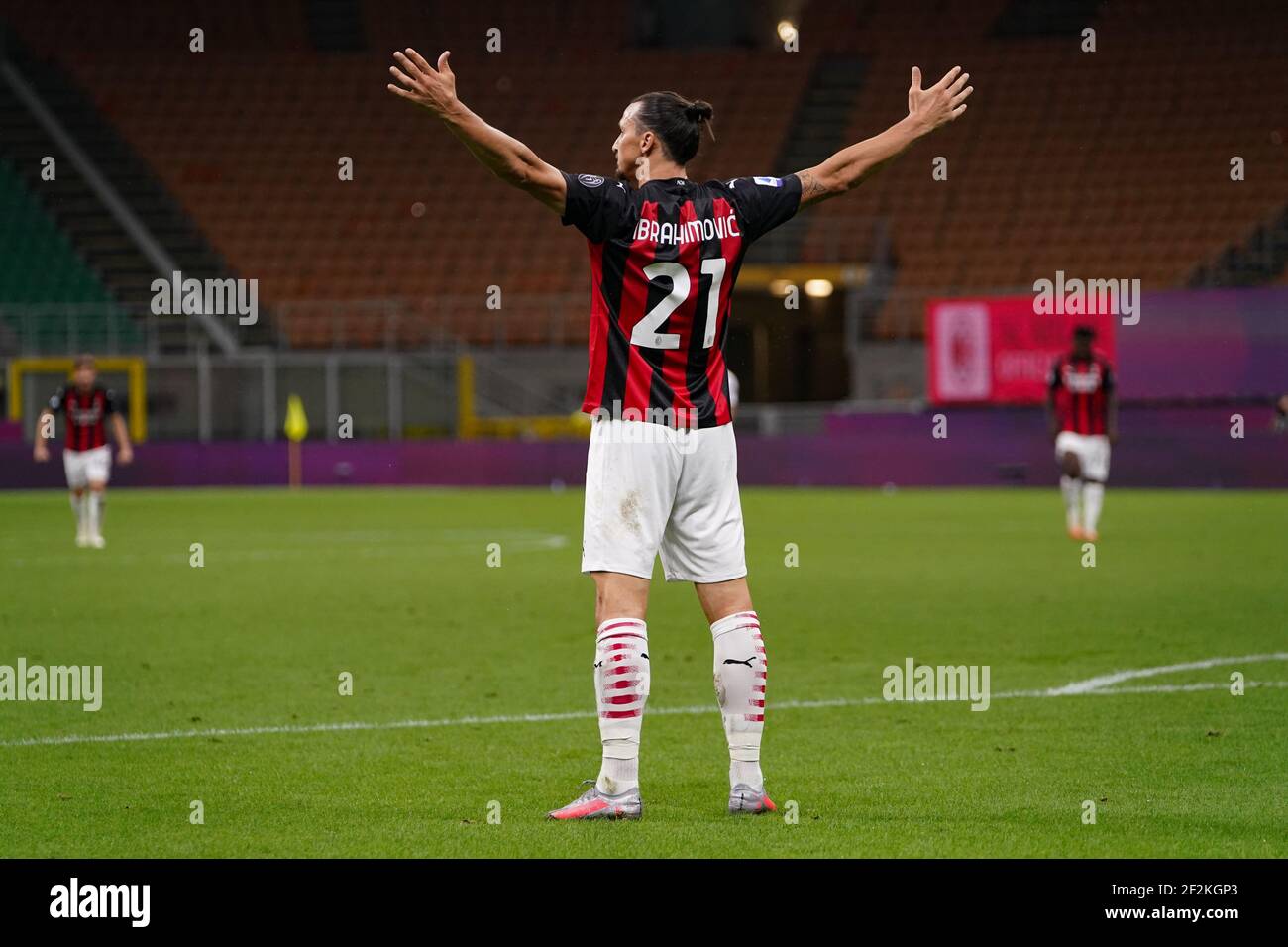 Zlatan Ibrahimovic of AC Milan celebrate after his goal during the ...