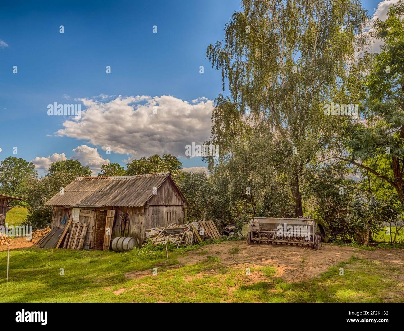 Barn style garden shed with a hi-res stock photography and images - Alamy