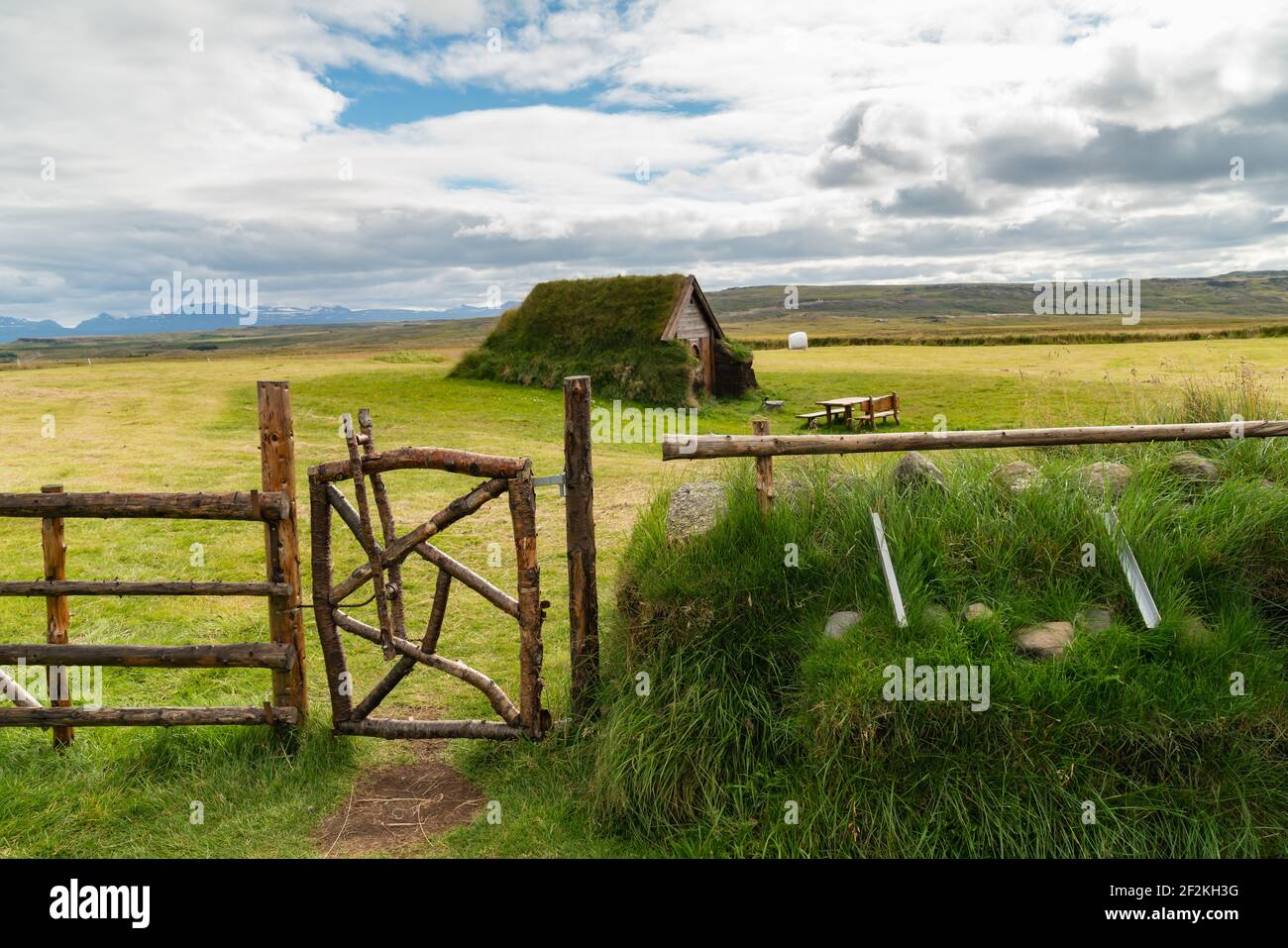 Peat house hi-res stock photography and images - Alamy
