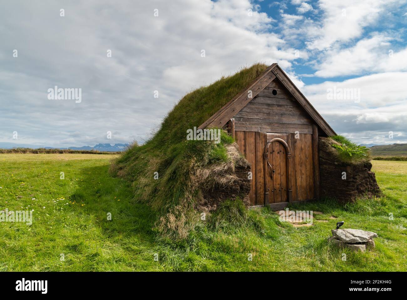 Peat house hi-res stock photography and images - Alamy