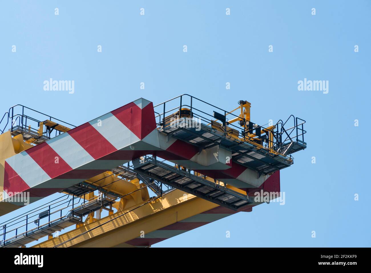 Shipping containers dockyard hi-res stock photography and images - Alamy