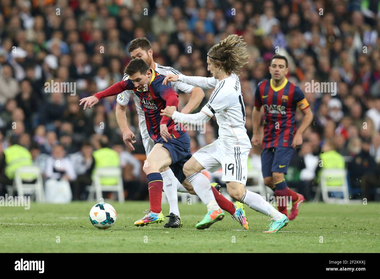 Luka modric real lionel messi 2014 hi-res stock photography and images ...