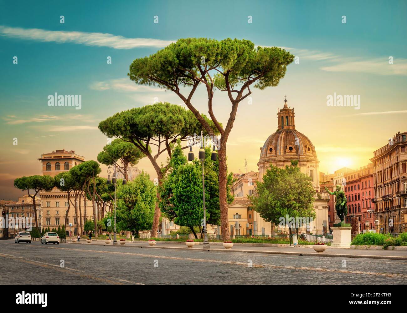Beautiful street in rome hi-res stock photography and images - Alamy