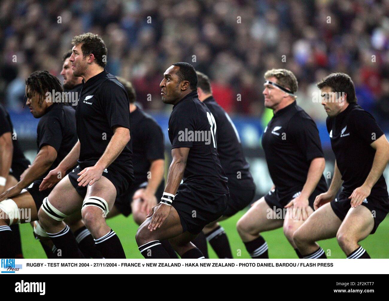 RUGBY - TEST MATCH 2004 - 27/11/2004 - FRANCE v NEW ZEALAND - HAKA NEW ...