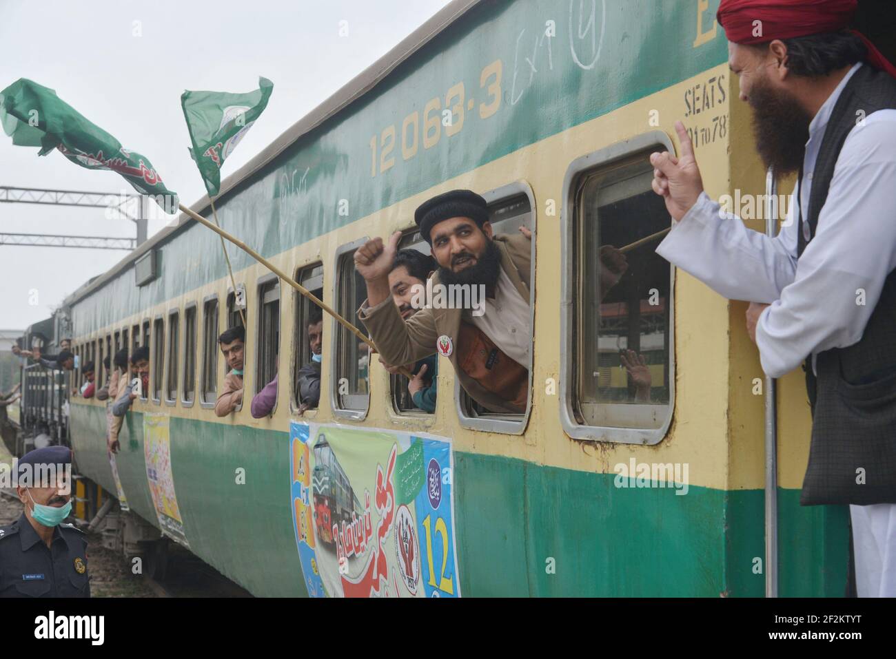 Lahore, Pakistan. 12th Mar, 2021. Pakistan Sunni Tehreek (PST) workers ...