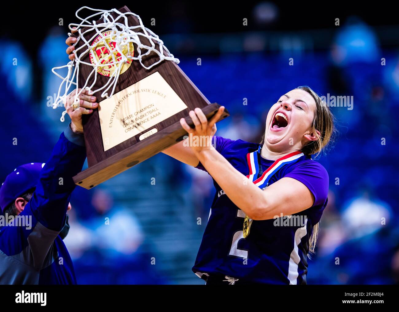 San Antonio, Texas, USA. 11th Mar, 2021. KENADEE WINFREY (2) rushes to ...