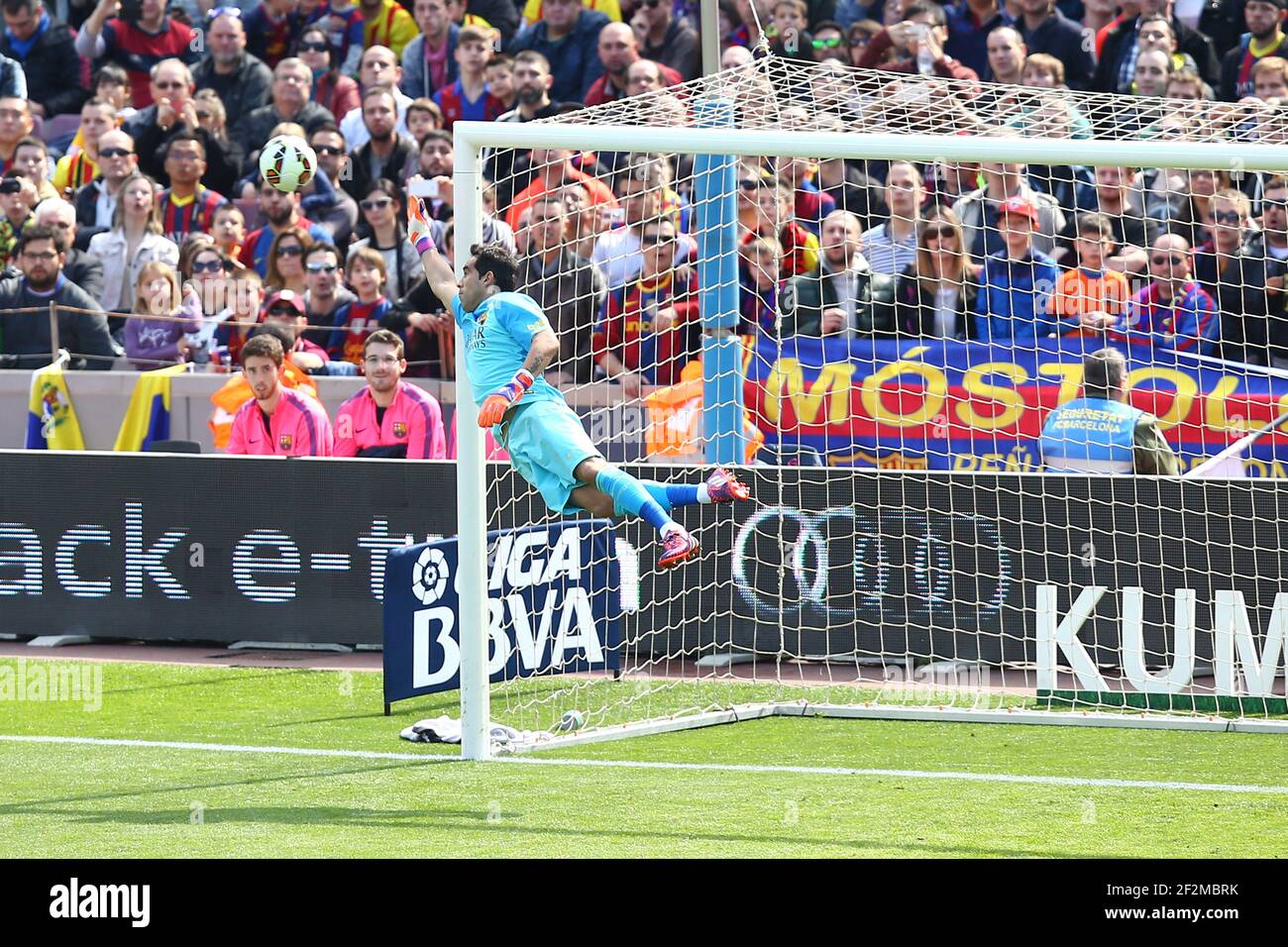 Claudio Bravo of FC Barcelona during the Spanish championship Liga ...