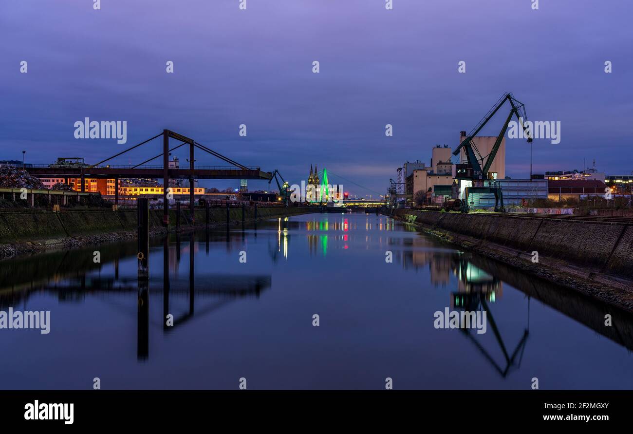 Cologne-Deutz harbor with a view of Cologne Cathedral, Germany Stock ...