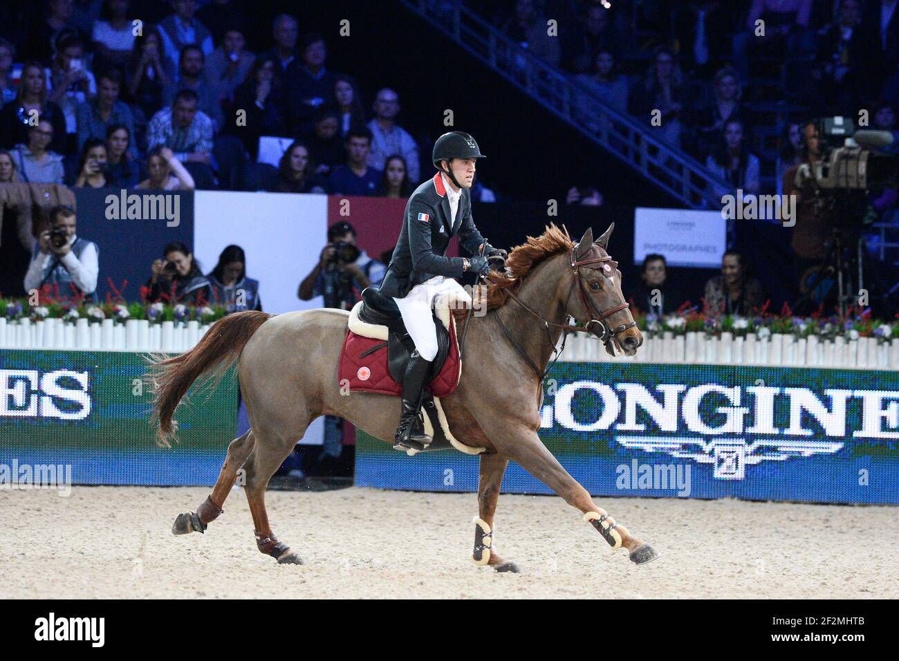 Simon Delestre sur Hermes Ryan in action during the Longines Grand Prix ...