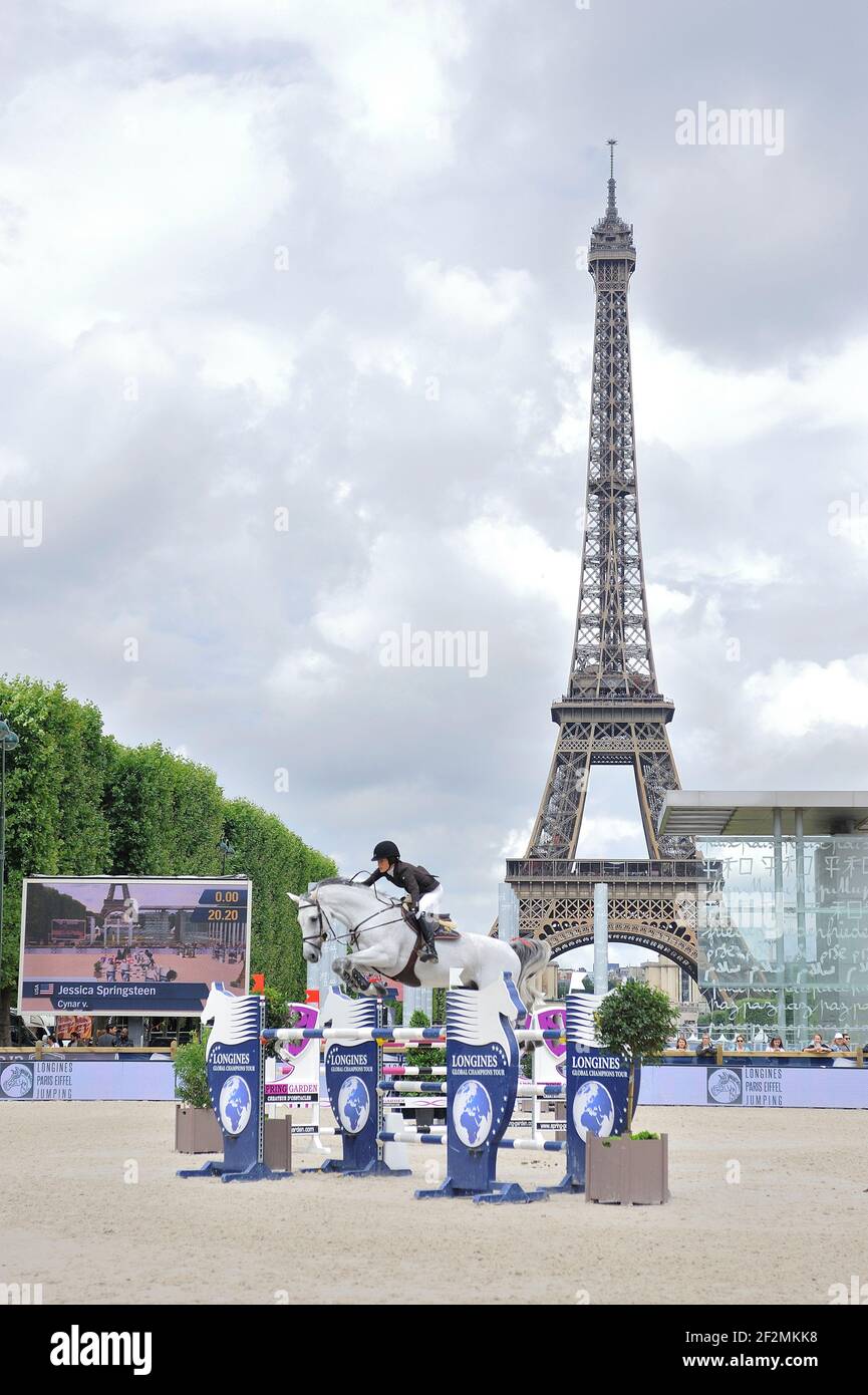 Jessica SPRINGSTEEN riding Cynar V. during the Longines Global ...