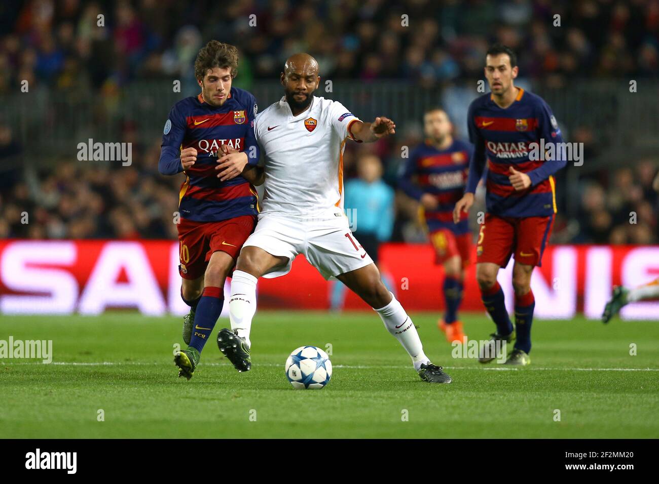 Maicon of AS Roma duels for the ball with Sergi Roberto of FC Barcelona ...