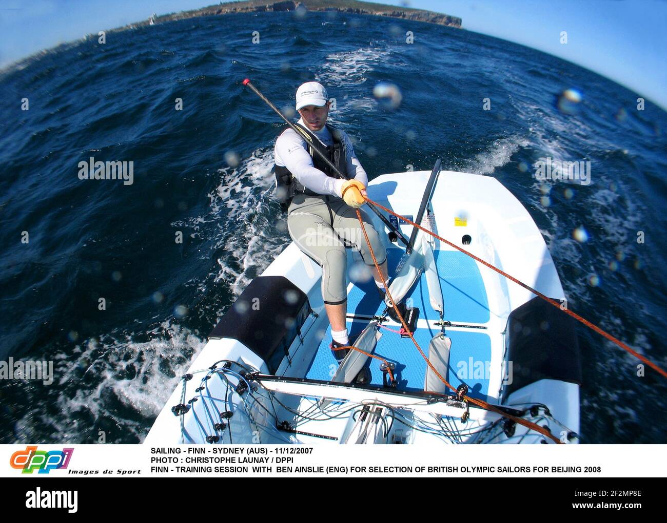 British sailing training session hi-res stock photography and images ...