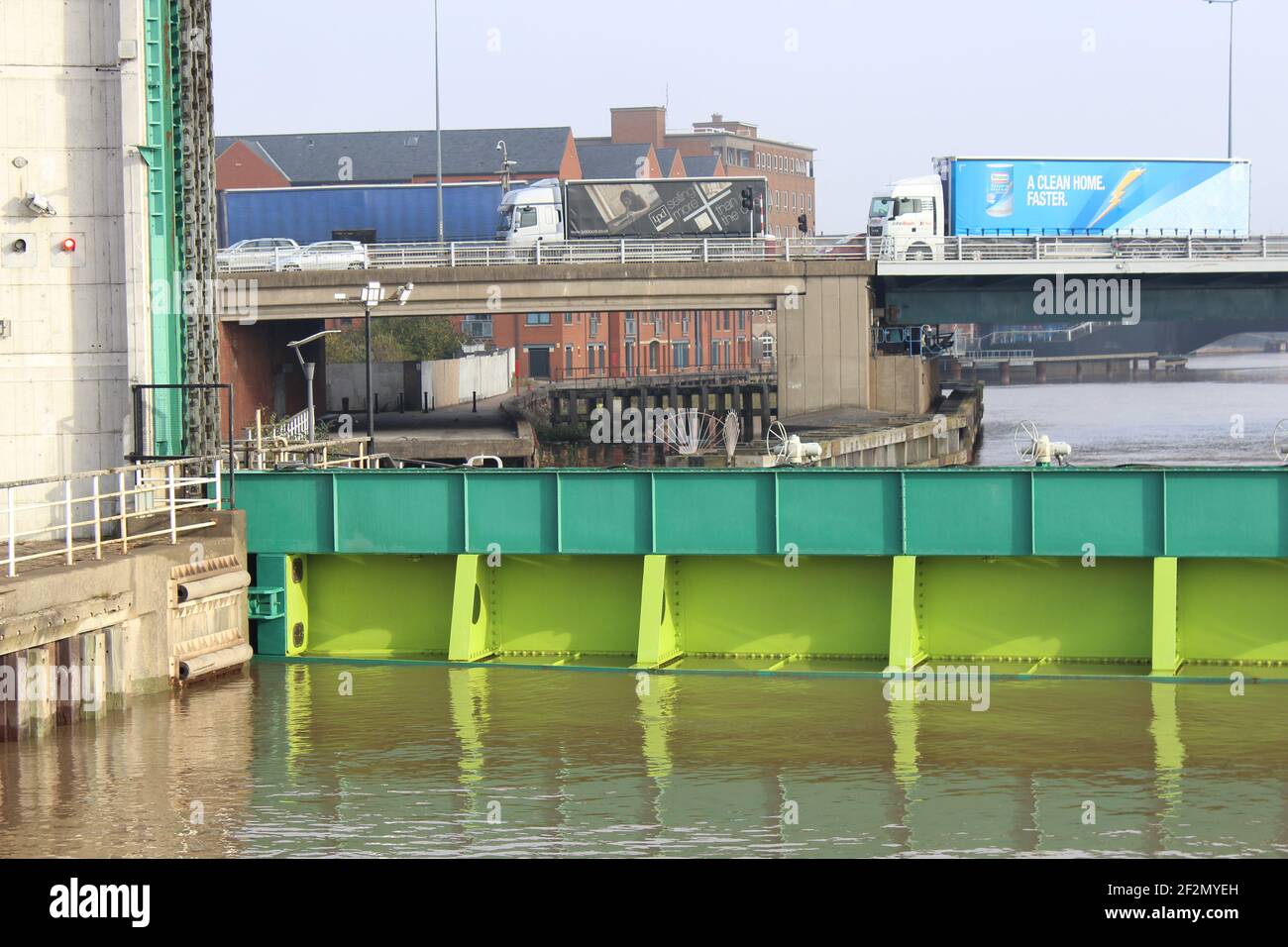 River Hull Tidal Barrier lowered to prevent tidal surge inundating Hull ...