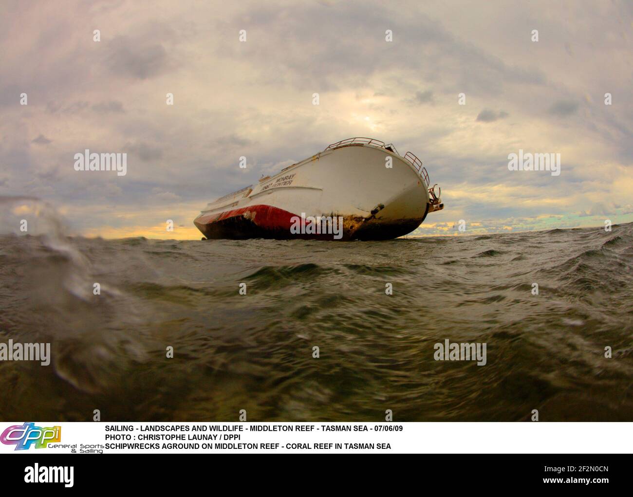 SAILING - LANDSCAPES AND WILDLIFE - MIDDLETON REEF - TASMAN SEA - 07/06 ...