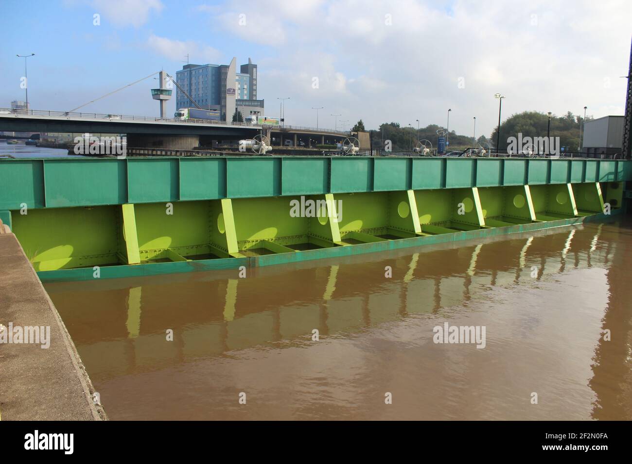 River Hull Tidal Barrier lowered to prevent tidal surge inundating Hull ...