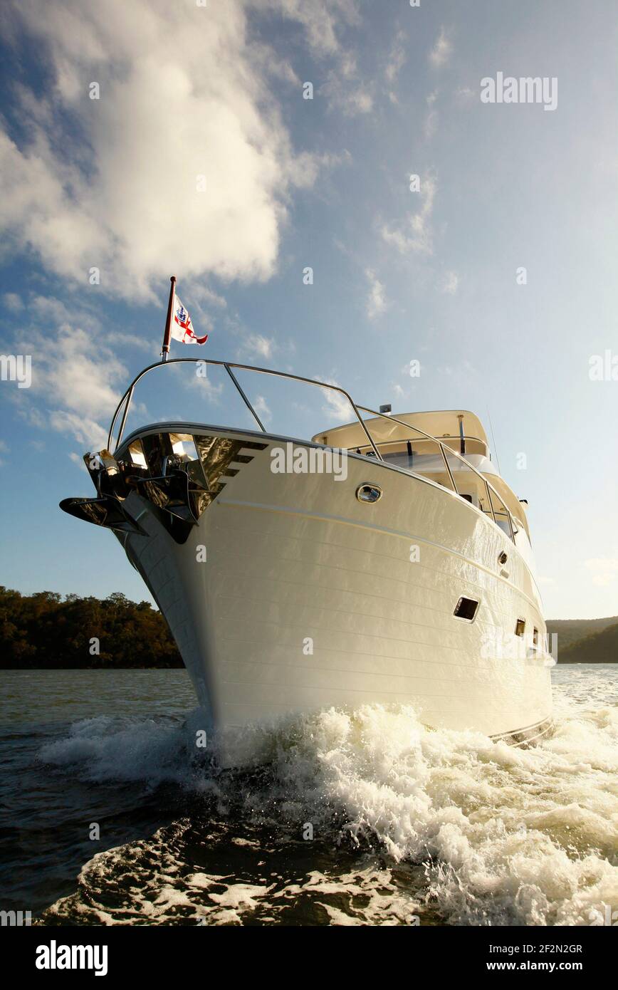 MOTOR YACHTING - OUTER REEF 63 - PITTWATER (AUS) - 04/2009PHOTO ...